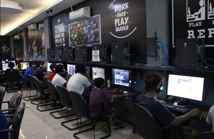 Top 13+ Rekomendasi Warnet Gaming Cafe di Jakarta dengan PC Spek Dewa ...