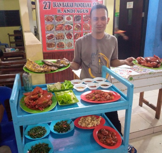 Top 7+ Restoran Seafood di Muara Angke Paling Enak & Tempat Makan ...
