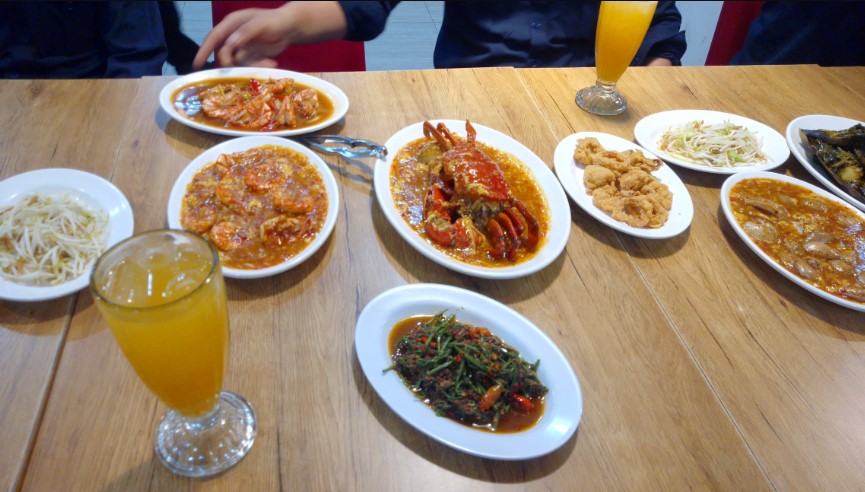 Top 7+ Restoran Seafood di Muara Angke Paling Enak & Tempat Makan ...