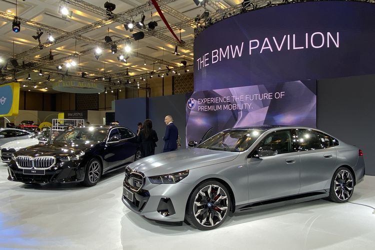 Daftar Mobil Baru BMW yang Meluncur di GIIAS 2024 - AlongWalker