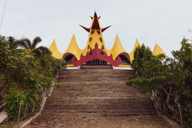 Menara Siger, Mengintip Pesona Ikon Provinsi Lampung dengan Arsitektur ...
