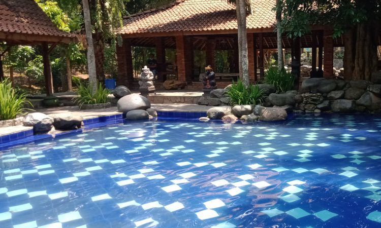Watu Gunung, Wisata Alam Eksotis yang Kaya Pesona di Semarang - AlongWalker