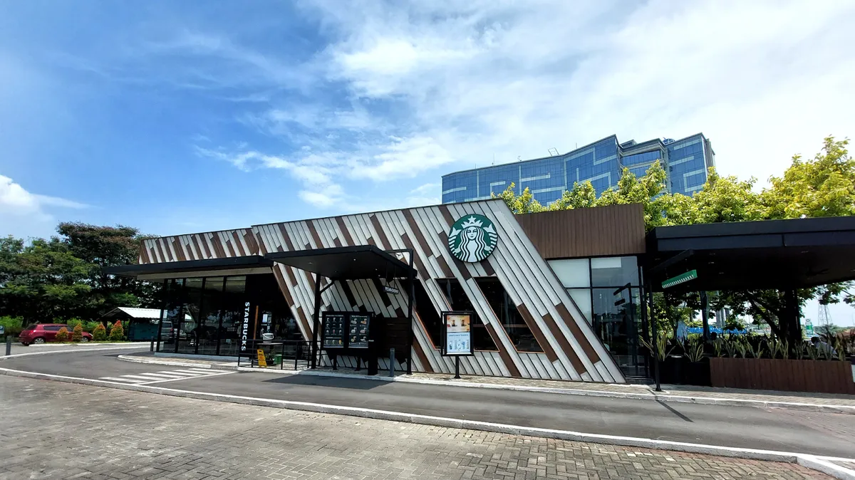 Daftar Menu Starbucks: Rekomendasi Kopi Terbaik dan Harganya - AlongWalker