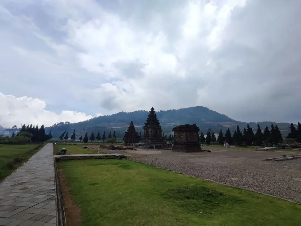 Explore Dieng: The Best Places to Visit and Dine - AlongWalker