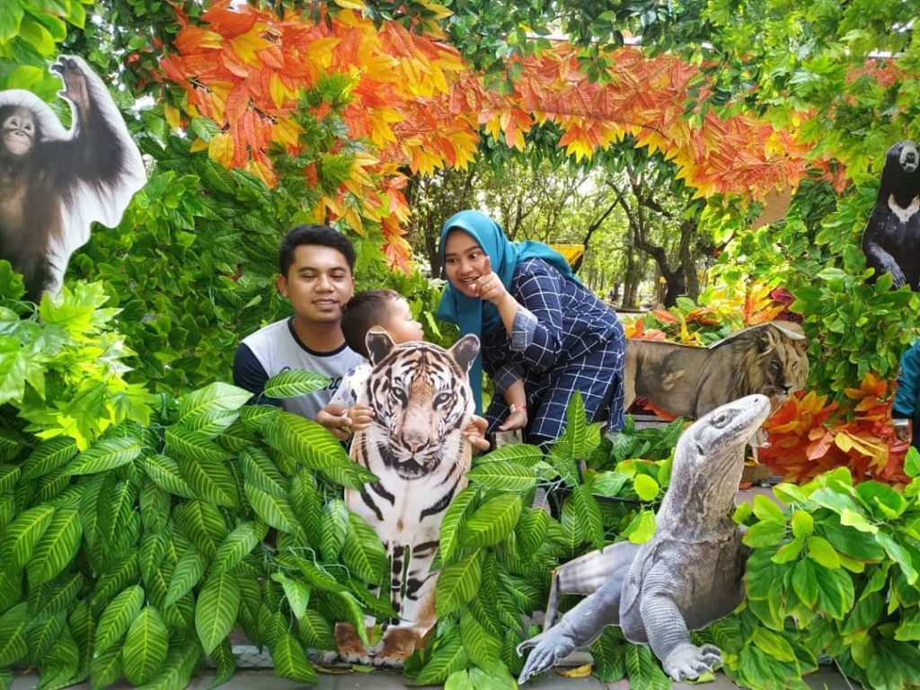 Kebun Binatang Surabaya, Review dan Harga Tiket Masuk - AlongWalker