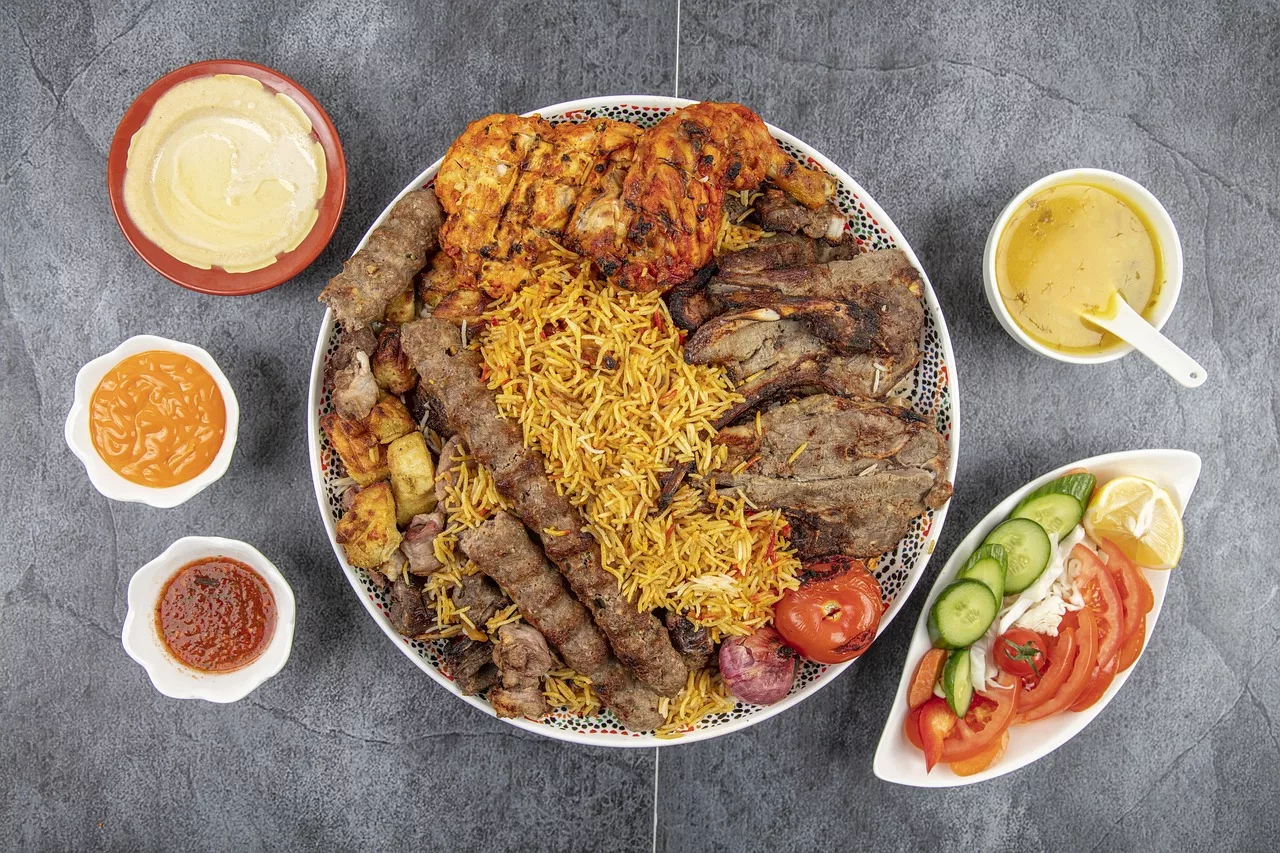 Pasti Ngiler! Ini 17 Makanan Khas Pakistan yang Kaya Rempah - AlongWalker