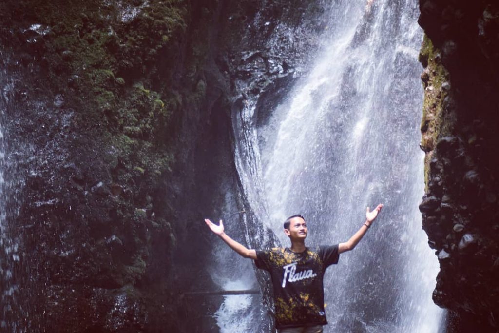 Review, Lokasi, Dan Harga Tiket Air Terjun Kedung Malam - AlongWalker