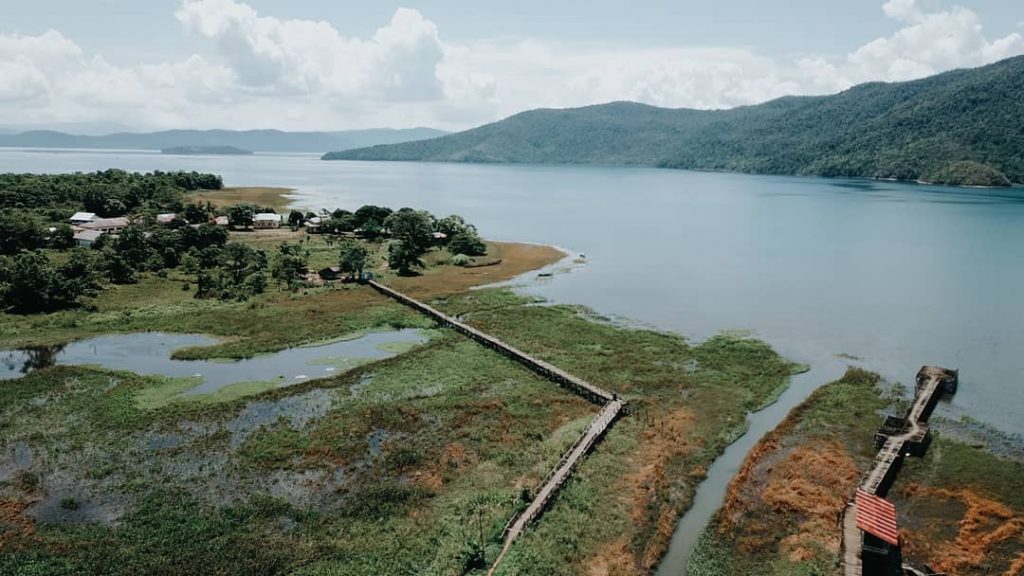 Review, Lokasi, Dan Harga Tiket Masuk Danau Towuti - AlongWalker