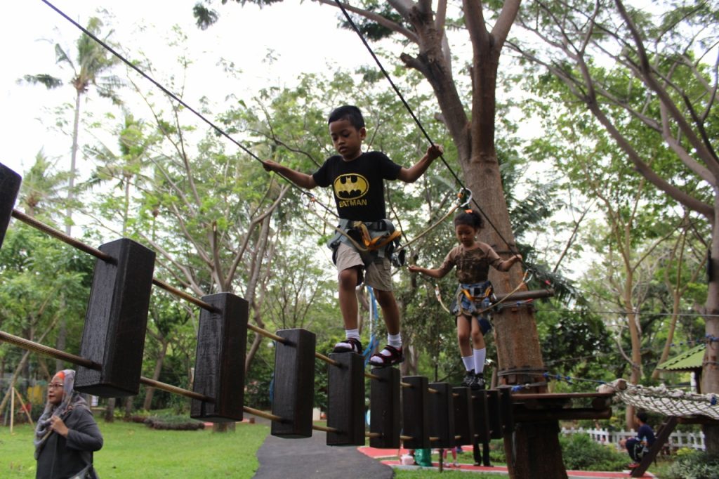 Review, Lokasi, Dan Tiket Masuk Ecopark Ancol Jakarta - AlongWalker