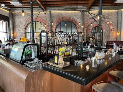 Top 10+ Bar di Semarang yang Cozy, Cocok Buat Nongkrong! - AlongWalker