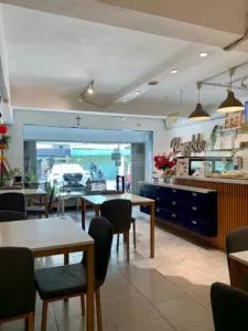 Top 10+ Cafe di Sunter yang Nyaman untuk Santai Sejenak - AlongWalker