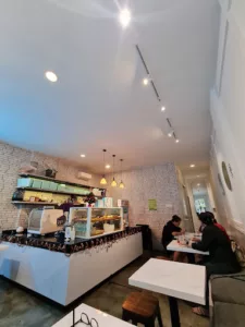Top 10+ Cafe di Sunter yang Nyaman untuk Santai Sejenak - AlongWalker