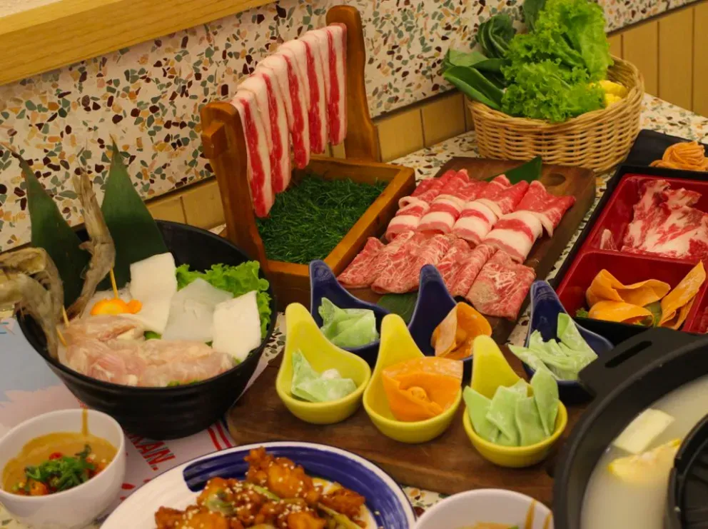 Top 10+ Rekomendasi Tempat Makan di Kuningan Paling Hits - AlongWalker