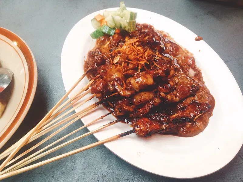 Top 10+ Tempat Makan Sate Enak di Bandung yang Wajib Kamu Coba ...