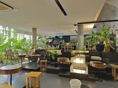 Top 21+ Cafe di Jakarta yang Cocok Buat Nongkrong dan WFC! - AlongWalker
