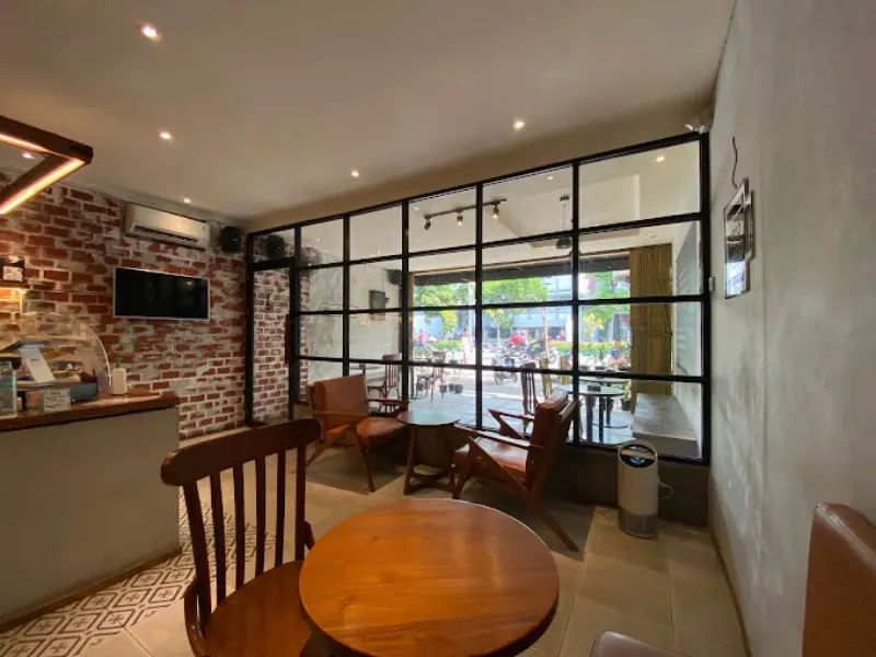 Top 5+ Cafe di Mangga Besar untuk Nikmati Kopi dan Cemilan - AlongWalker