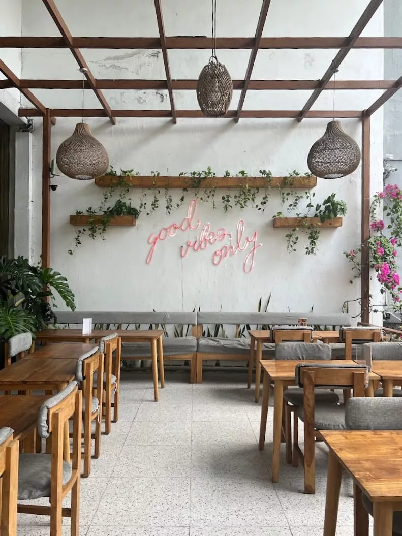 Top 6+ Cafe di Nusa Dua yang Cozy dan Aesthetic! - AlongWalker