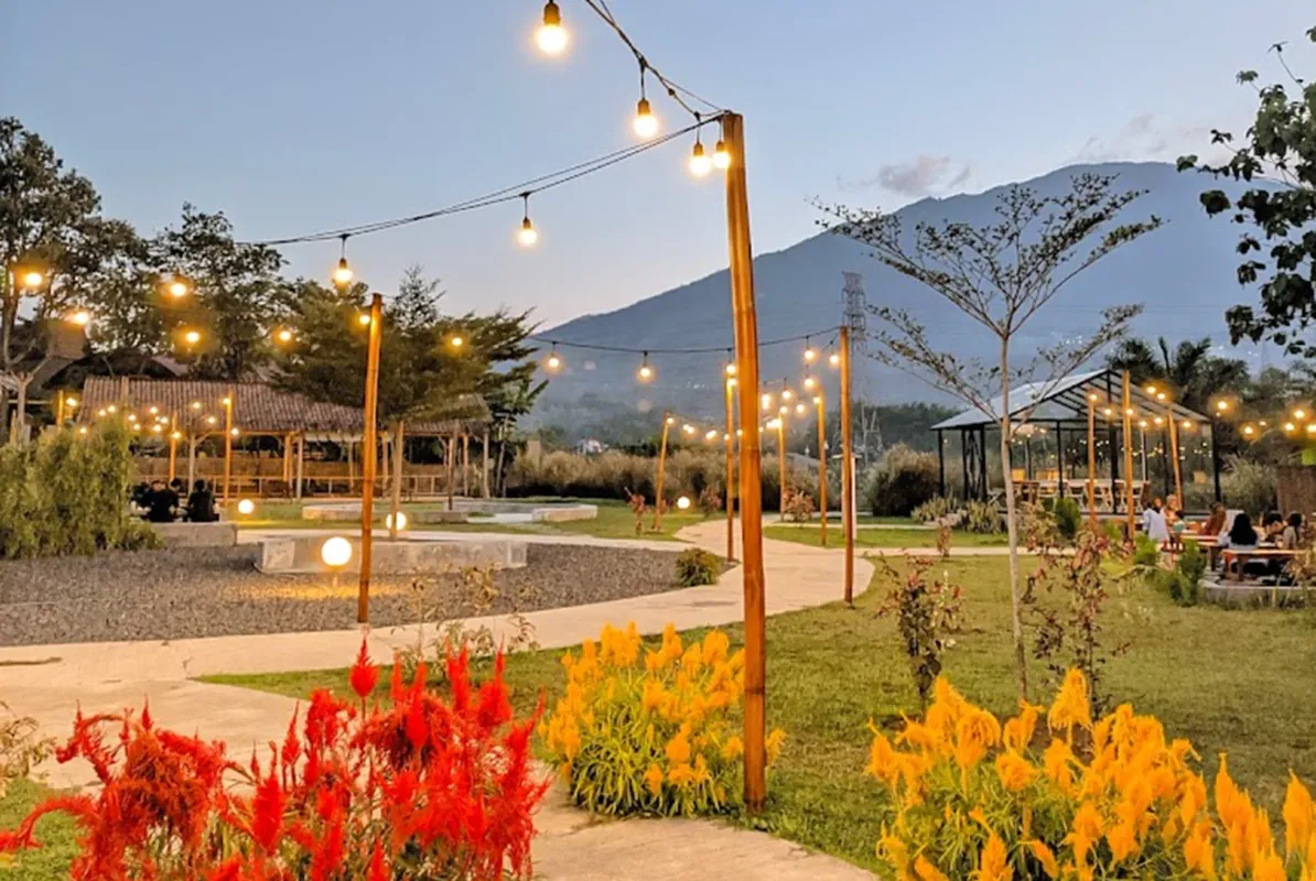 Top 6+ Rekomendasi Cafe di Ungaran View Bagus dan Paling Hits - AlongWalker