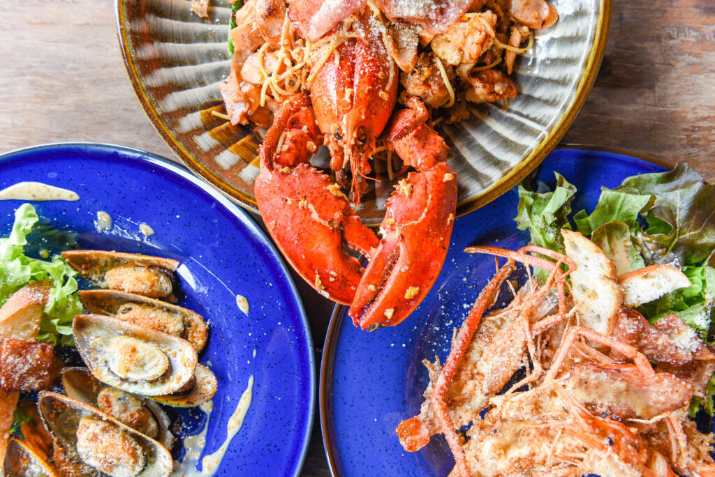Top 6+ Tempat Makan Seafood di Muara Angke, Dijamin Fresh! - AlongWalker
