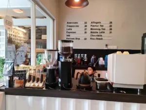 Top 7+ Cafe di Merr Surabaya yang Paling Populer - AlongWalker