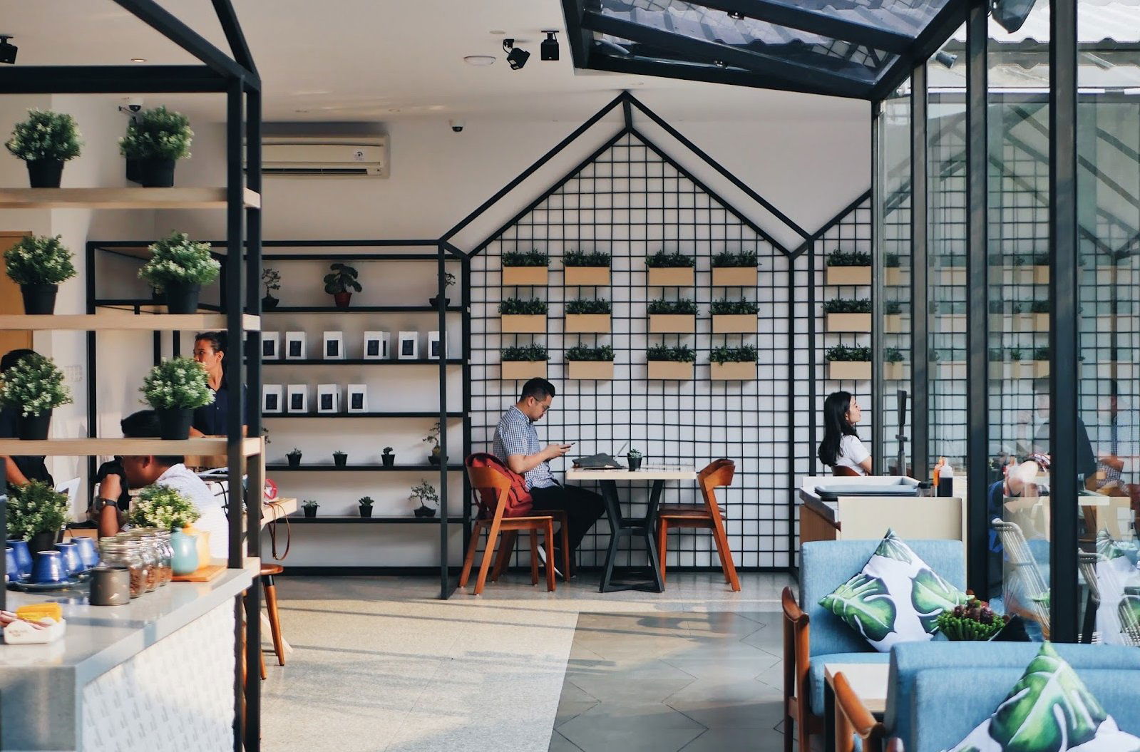Top 7+ Kafe Enak Buat Meeting di Jakarta yang Harus Dicoba - AlongWalker