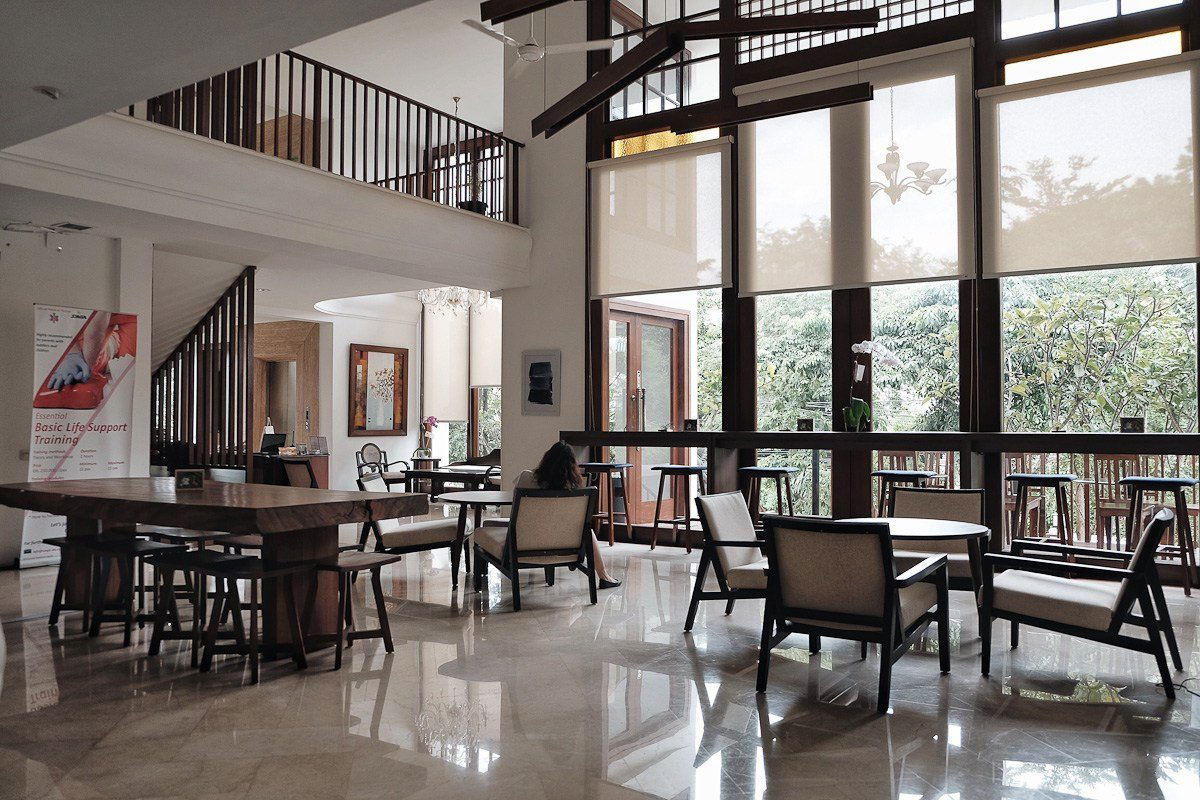 Top 7+ Kafe Enak Buat Meeting di Jakarta yang Harus Dicoba - AlongWalker