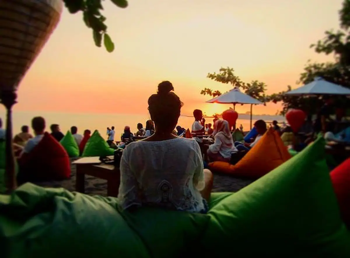 Top 7+ Rekomendasi Beach Club di Lombok yang Paling Populer - AlongWalker