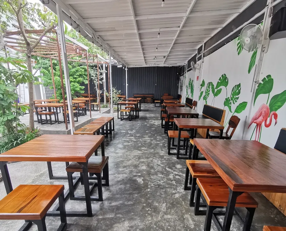 Top 7+ Rekomendasi Cafe di Krian: Tempat Asik, Harga Murah - AlongWalker